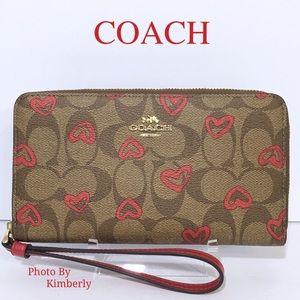 Coach | Bags | Coach Heart Wristlet Wallet Phone Case Bag Nwt | Poshmark